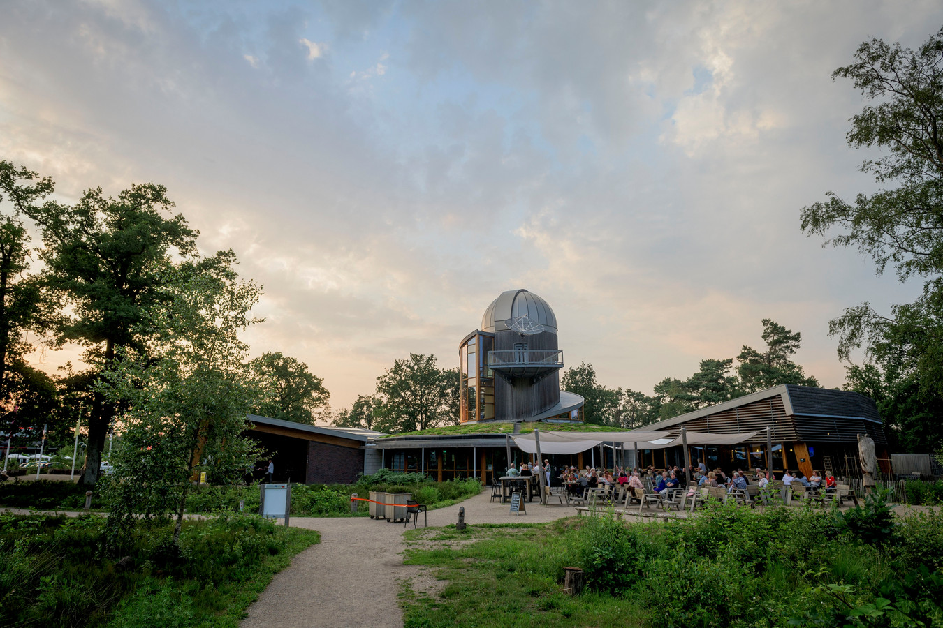 Klimmen en dalen op de hei van de Sallandse Heuvelrug bij Nijverdal ...