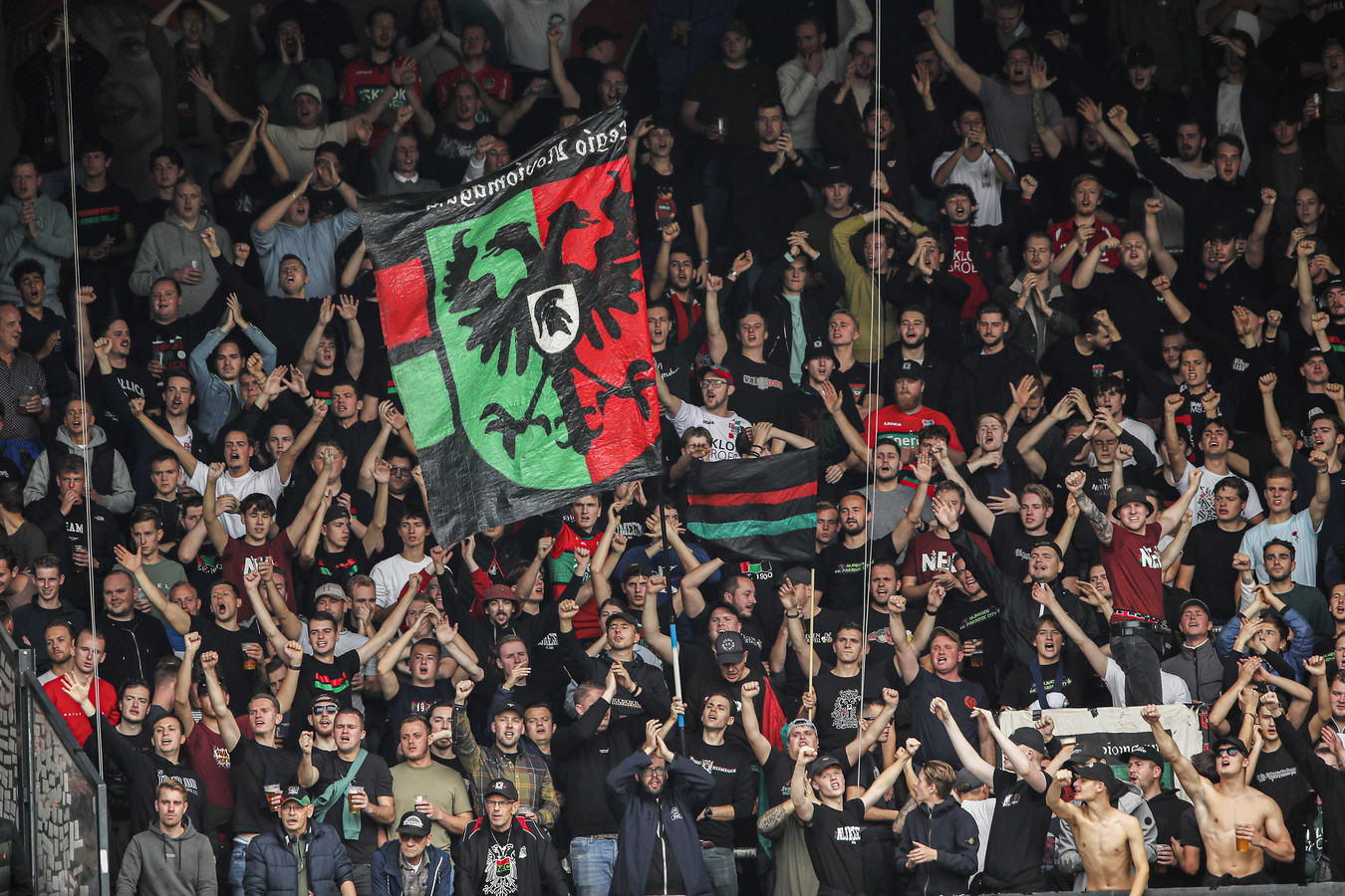 Samen zeuren, schelden en schreeuwen is onderdeel van de beleving ...