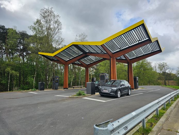 Laadbedrijf Fastned groeit als kool, nu nog verse koffie en een broodje ...