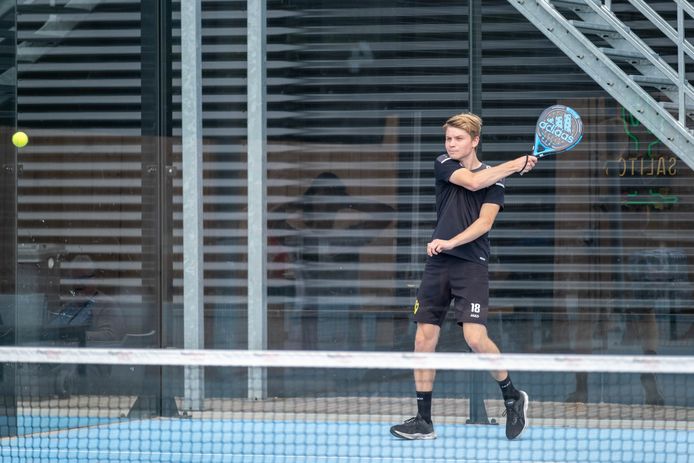 Schelle Sport start met padellessen | Schelle | hln.be