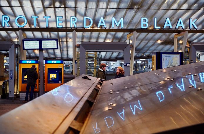 Treinen stoppen tijdelijk niet bij station Rotterdam Blaak | Rotterdam ...