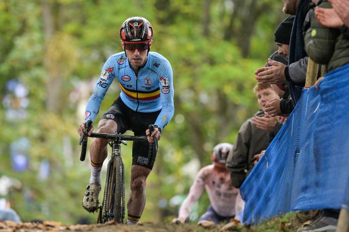 Eli Iserbyt kan weer crossen: “Structureel kan ik de blessure niet ...