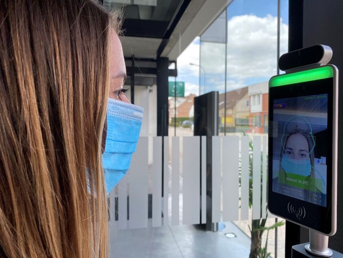 Naar zakenkantoor Solvas? Eerst even passeren langs de ‘koortsmeter’, a ...