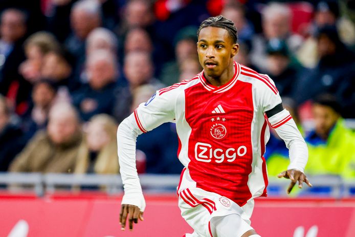 Ar’jany Martha (20) reageert op stevige kritiek Ajax-coach John van ‘t ...