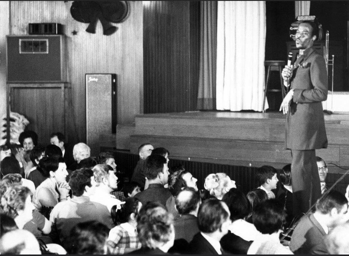 Hoe een Amerikaanse hitzanger zijn laatste rustplaats vond in ...