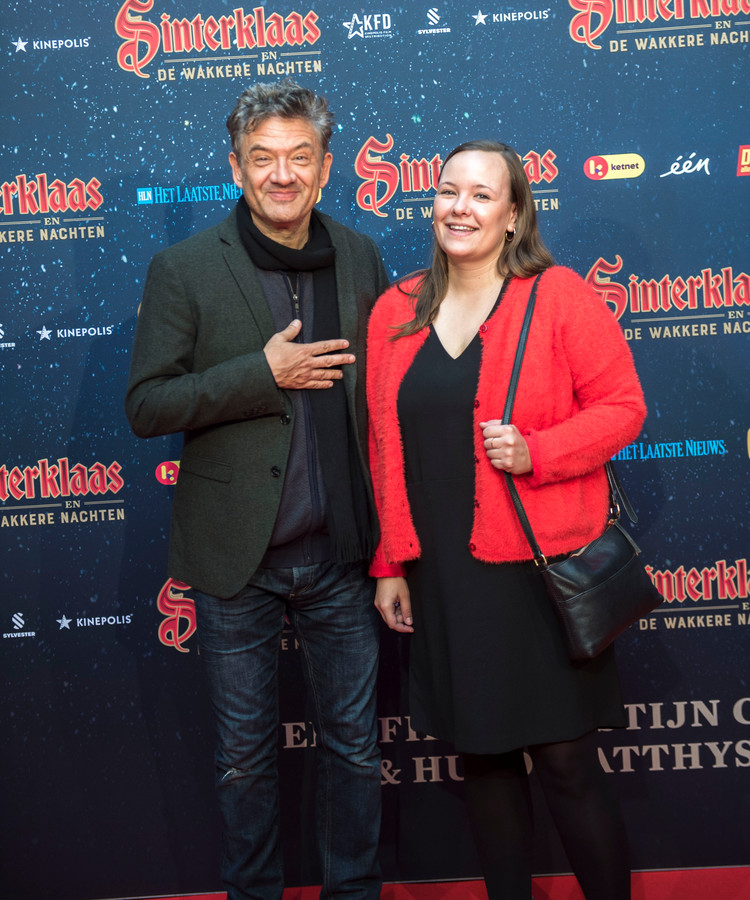 'Thuis’-acteur Raf Jansen stelt vriendin voor op première ‘Sinterklaas ...