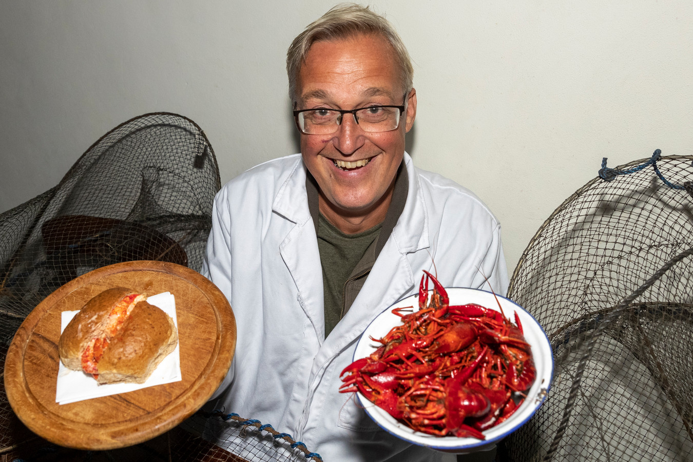 Pieter heeft oplossing voor schadelijke rivierkreeft: op een broodje ...