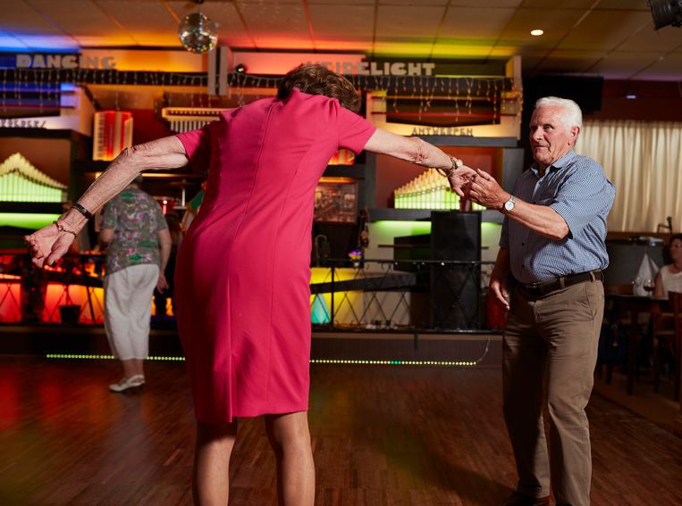 In dancing Heidelicht zijn de dansers op leeftijd en een flirt nooit ...