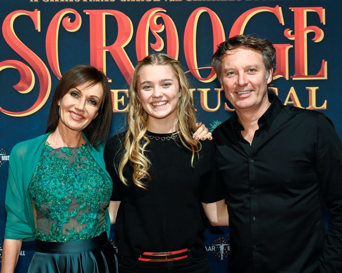 IN BEELD. BV's in kerstsfeer op première musical ‘Scrooge’ | Showbizz ...