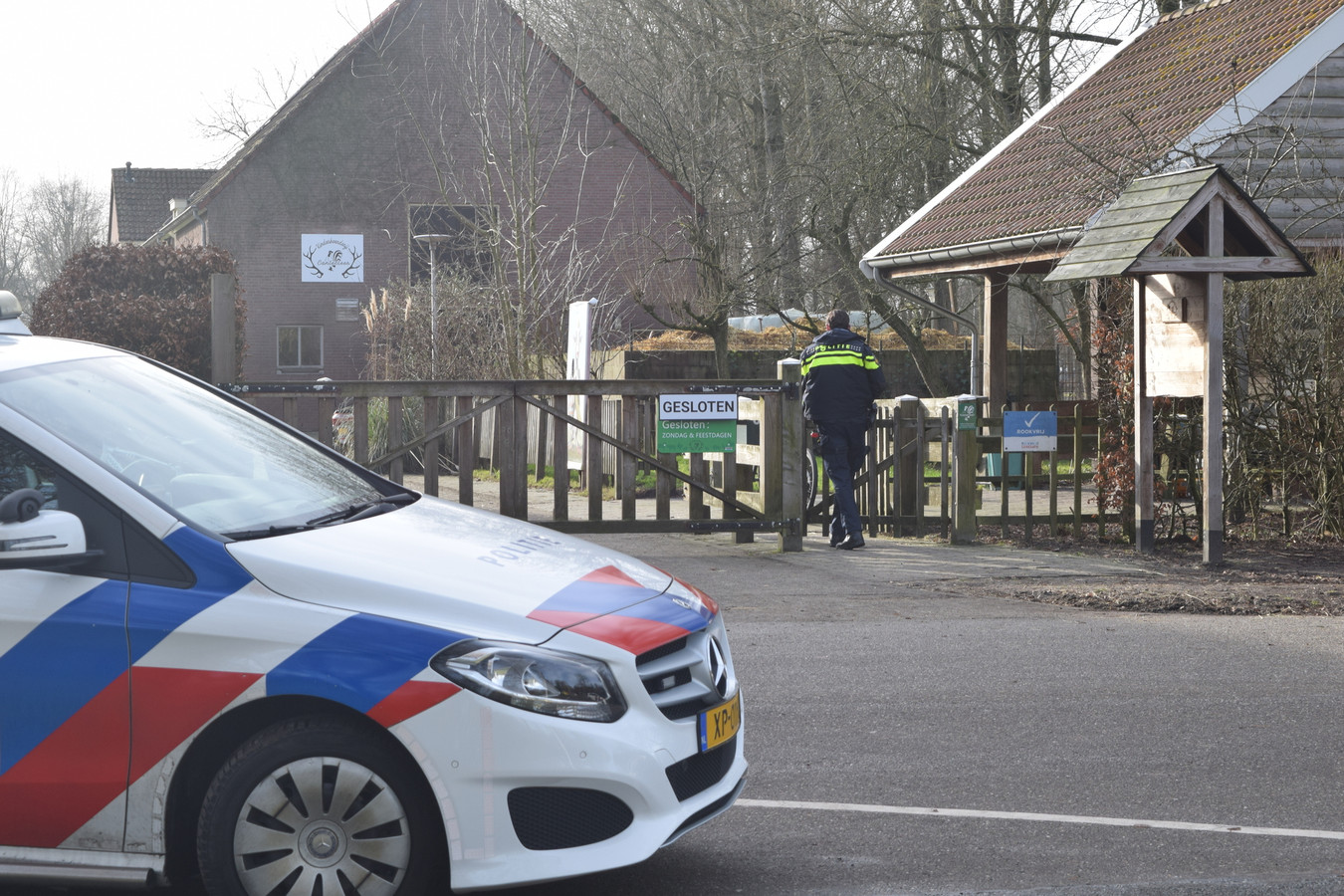 Peuter raakt te water bij kinderboerderij in Kampen, jongetje met ...