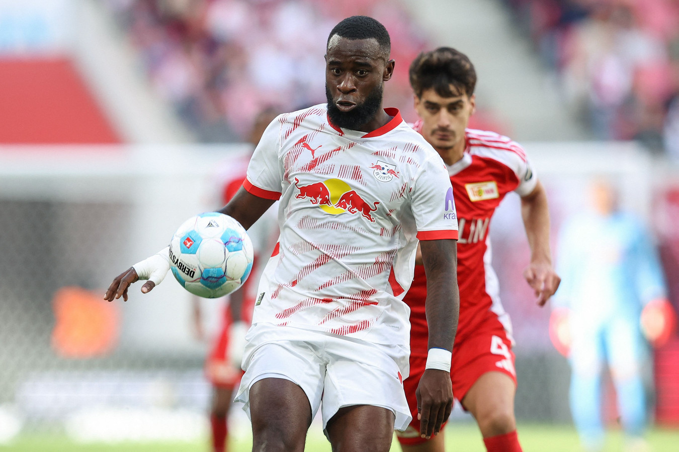 Debuterende Lutsharel Geertruida en Xavi Simons morsen punten met ...