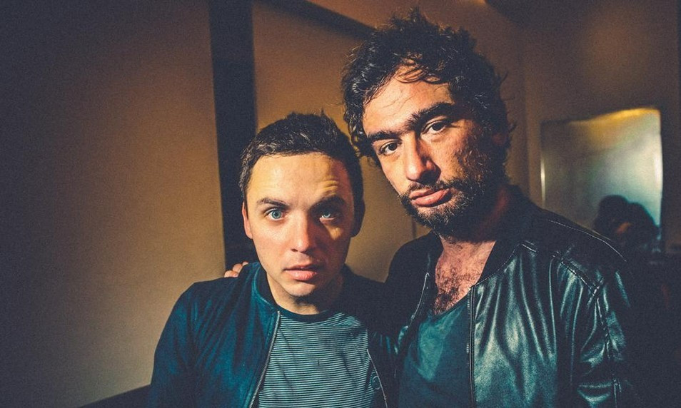 Mee op tour met Oasis, op café met Amy Winehouse. De rock-’n-roll-jaren ...