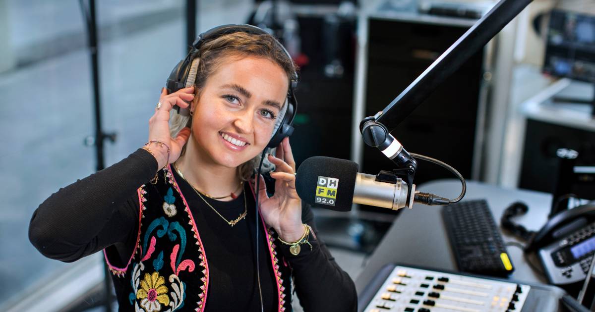 Op het moment dat Rosalyn (23) in het profvoetbal zou doorbreken, sloeg ...