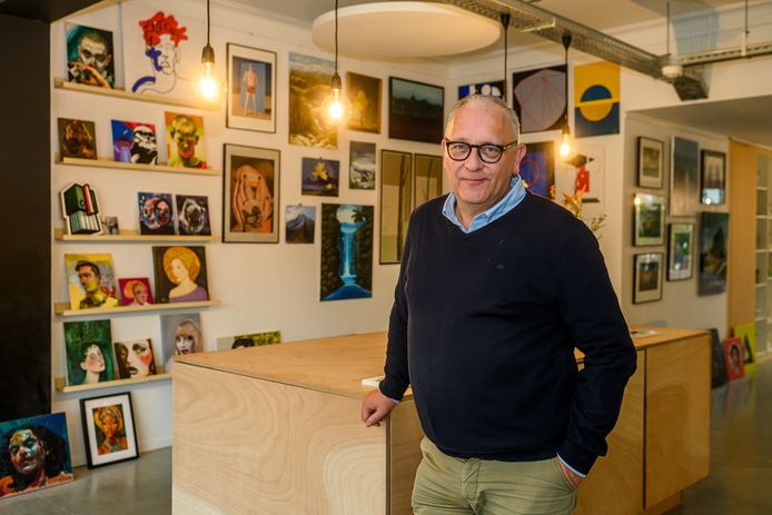NET OPEN. Bert (64) vormt voormalig bankkantoor om tot kunstwinkel De ...