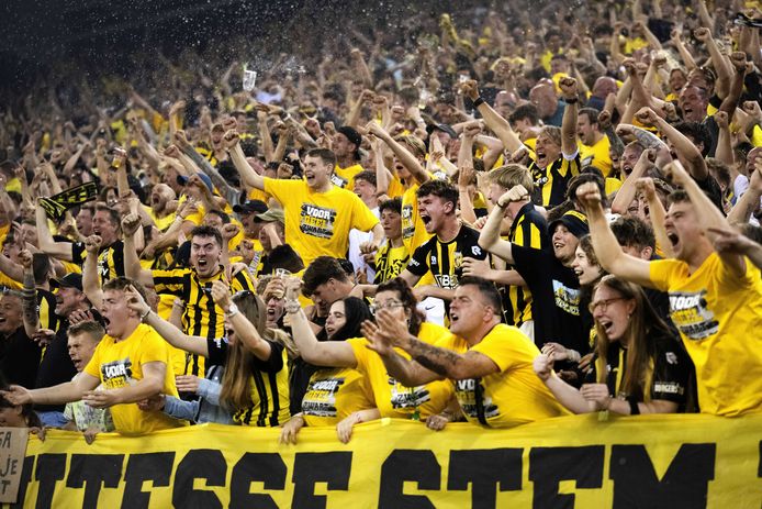Vitesse verkoopt binnen dag over de duizend seizoenkaarten voor eerste ...