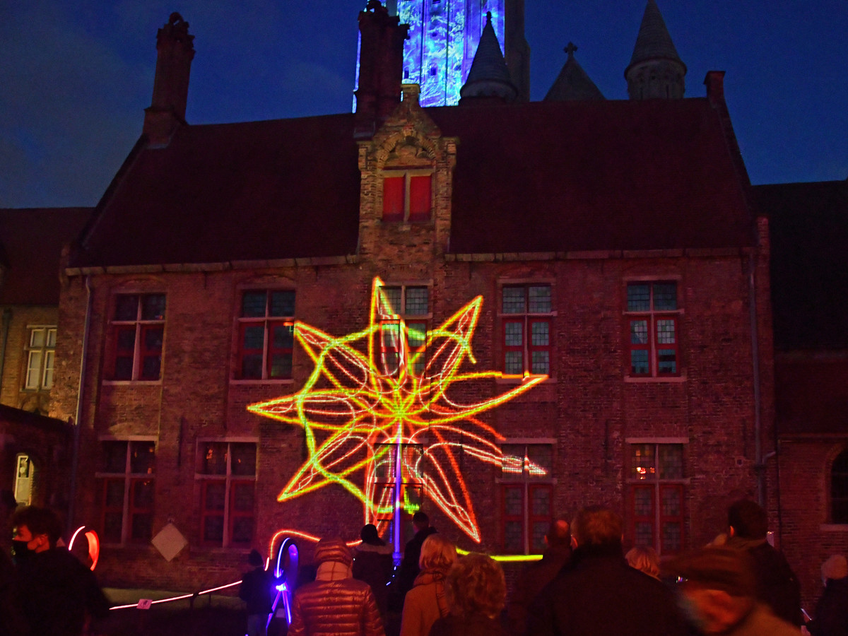 Wintergloed in Brugge zorgt voor een glimlach met spectaculaire lichtkunstwerken | Foto ...