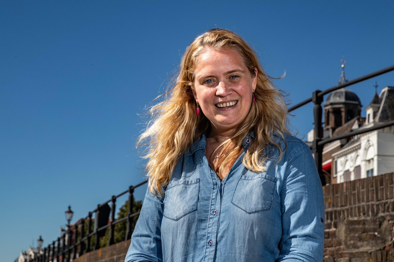 Is Anouk Ooms uit Deventer straks een politieke leider in Brussel ...