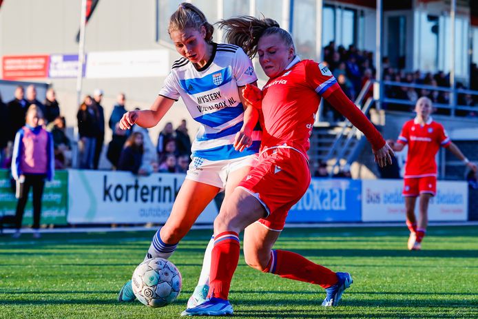 Als Zwolse leeft Zoë Zuidberg haar droom in de voorhoede van PEC: ‘Het ...