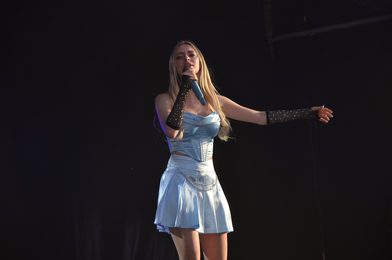 Camille opent tweedaags Tribù Festival knallend | Foto | hln.be