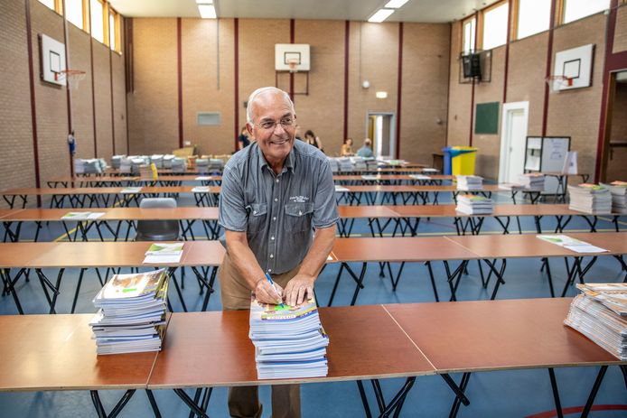 Docent Rien zwaait af na 42 jaar: ‘Ik wilde net als mijn docenten de ...