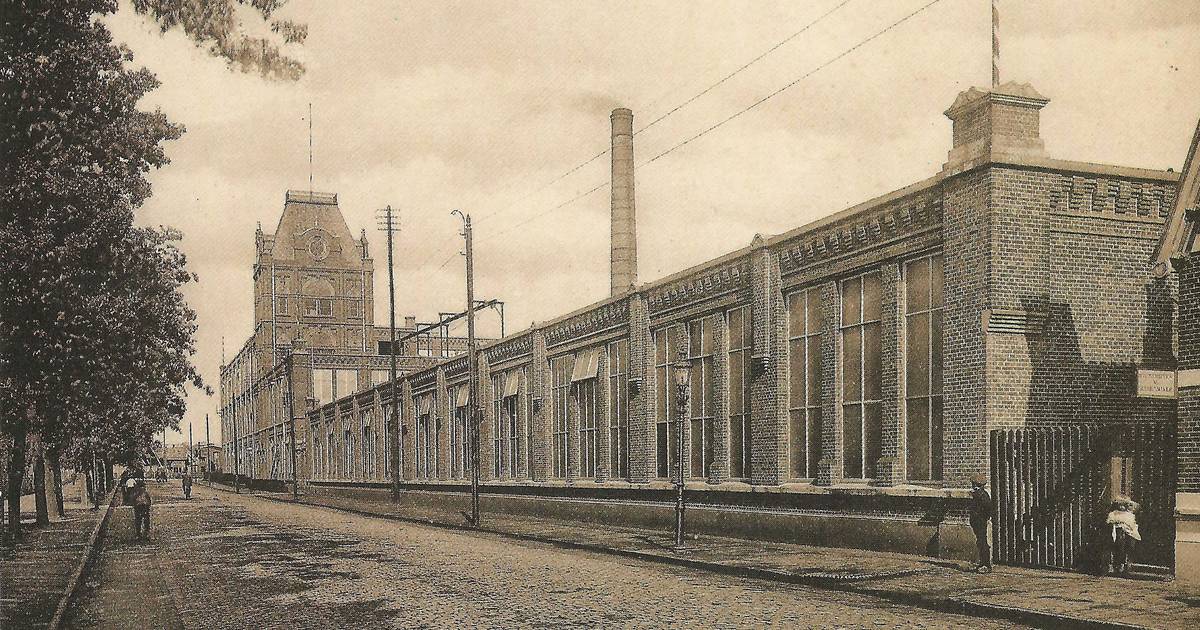 Vroeger en nu: de muur van het Janninkscomplex is het bekendste skelet ...