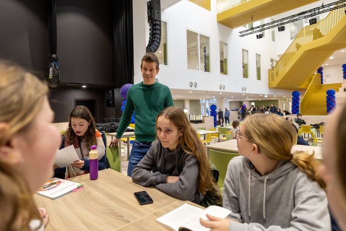 School was zo lek als een mandje, nu is er nieuwbouw: dit is de vandaag ...