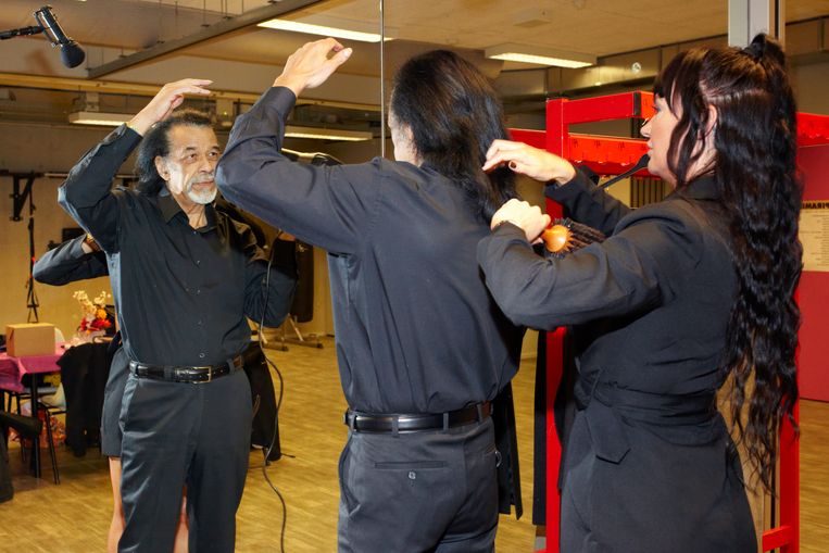 ‘Hypnotiseren kun je leren, net als gitaar spelen. Maar je hebt maar ...