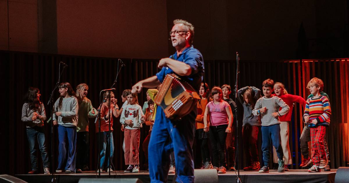 Liefst 1.200 schoolkinderen zingen Gentse liedjes mee in Bijloke ...
