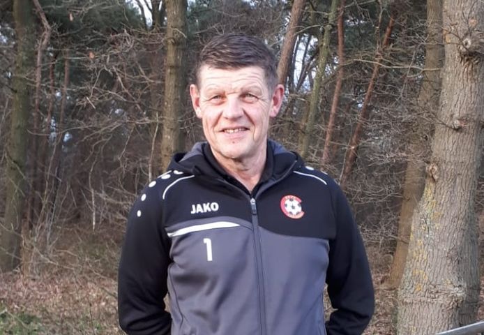 Geert Voets blijft langer bij Casteren | Amateurvoetbal | ed.nl