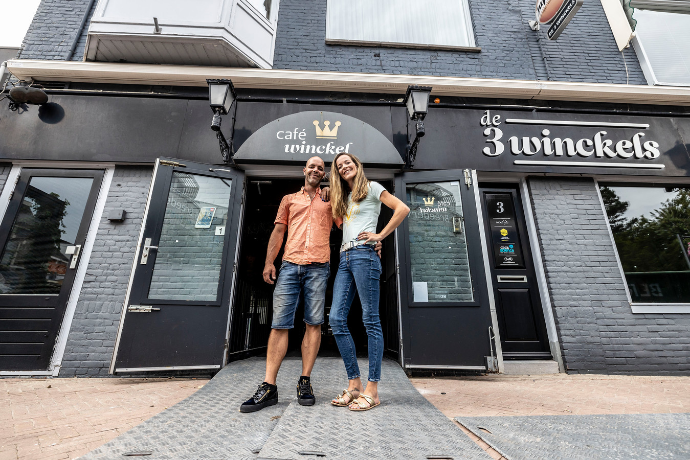 John zei kassenbouw gedag en opent nu tweede restaurant met zijn vrouw ...