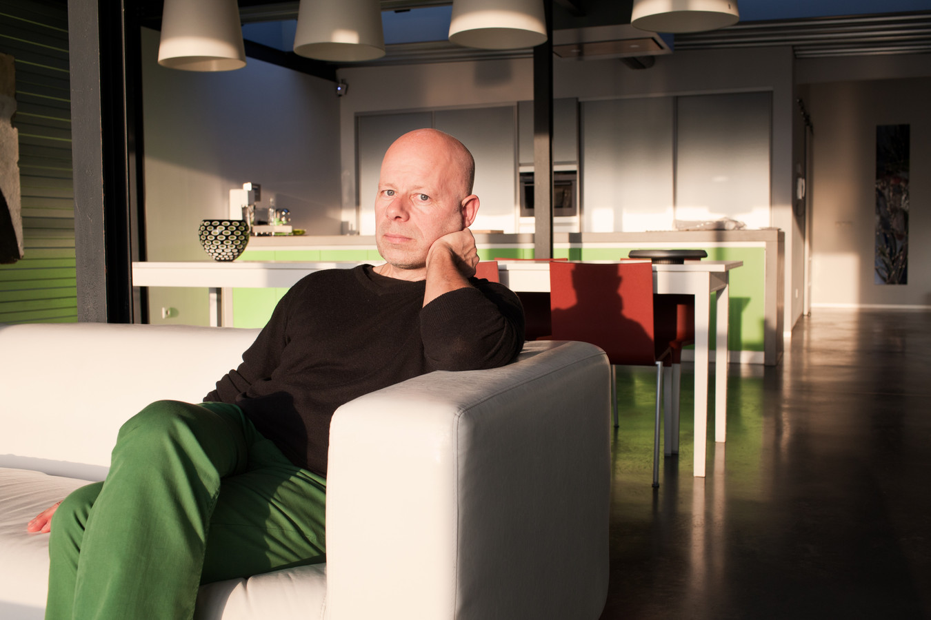 ‘Dichters thuis in Puivelde’: Vijf auteurs lezen voor in tuin | Foto ...