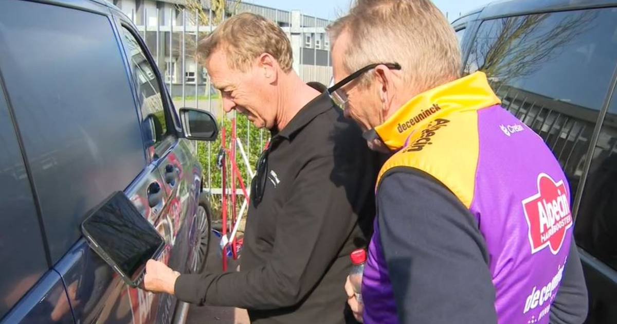 KIJK. Dolgelukkige Adrie van der Poel ziet op tablet hoe zoon Mathieu ...