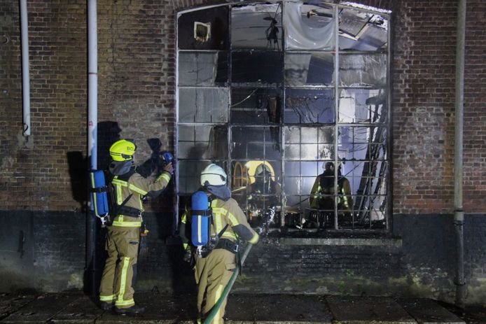 Zware brandschade in een van lokalen van Fort 2 | Wommelgem | hln.be
