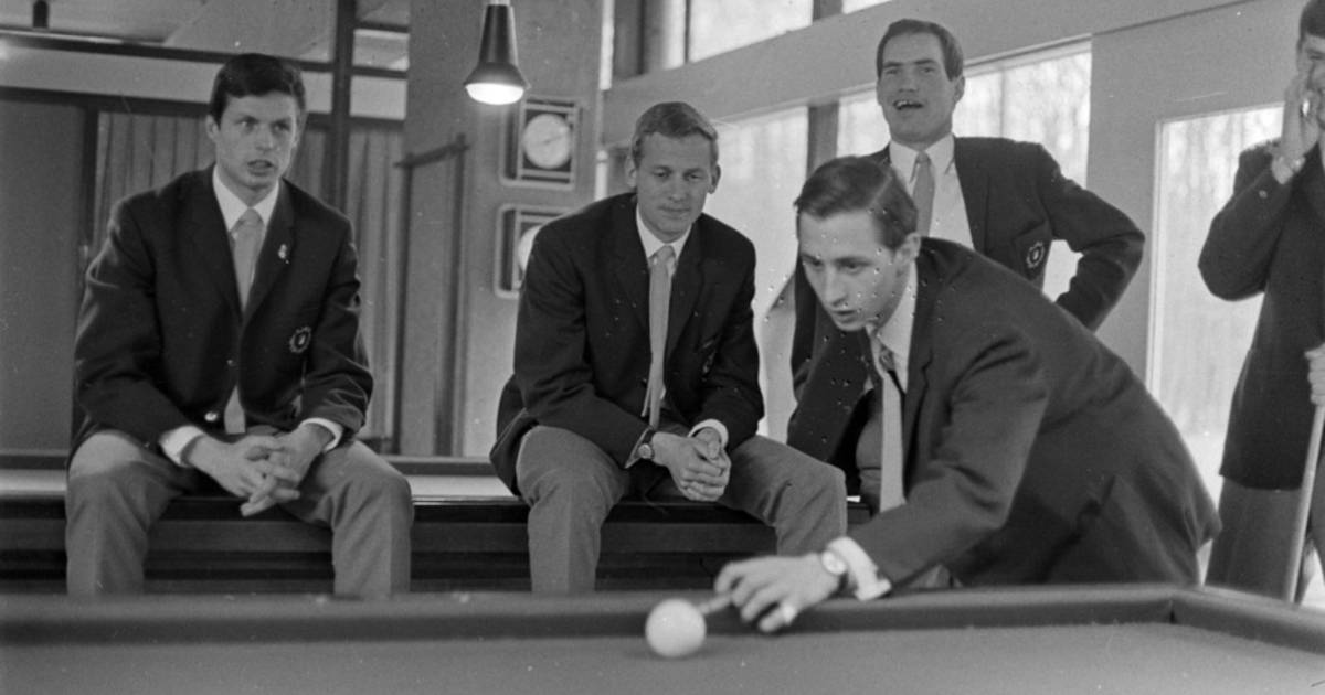 Biljarter Cruijff: buitenkant rechts, vanaf links. Logisch toch ...