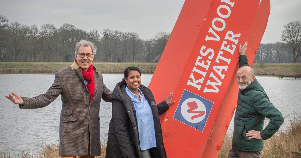 In het gevecht om aandacht laat watergraaf Stefan een stempotlood te ...