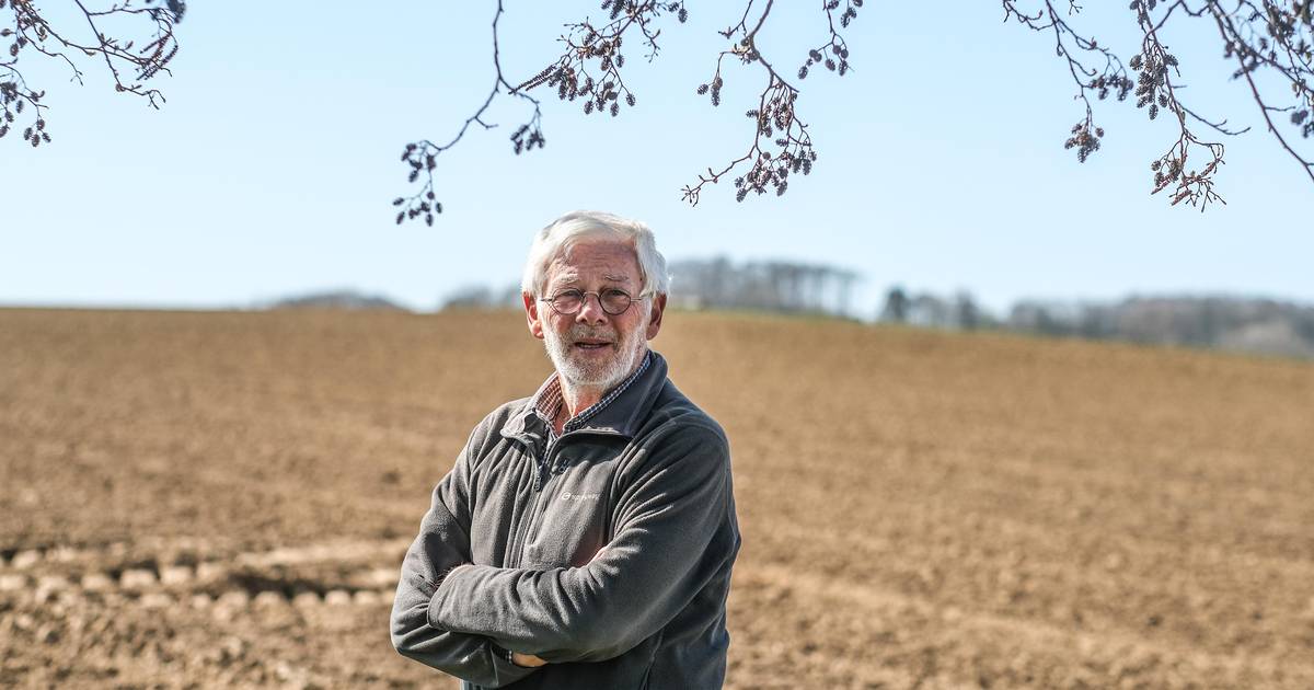 LEVENSVERHAAL. Piet Hardeman (80), de man die zijn volk leerde wandelen ...