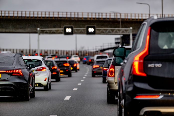 Zo hoog zou je kilometervergoeding eigenlijk moeten zijn | Auto | AD.nl