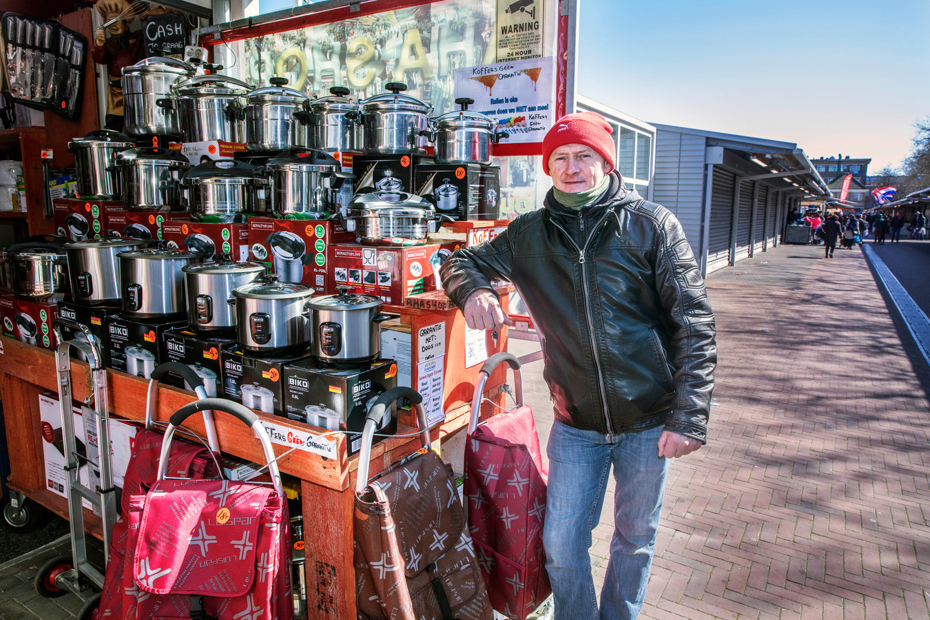Haagse markt lijkt net een spookstad: ‘Ik heb dit nooit eerder ...