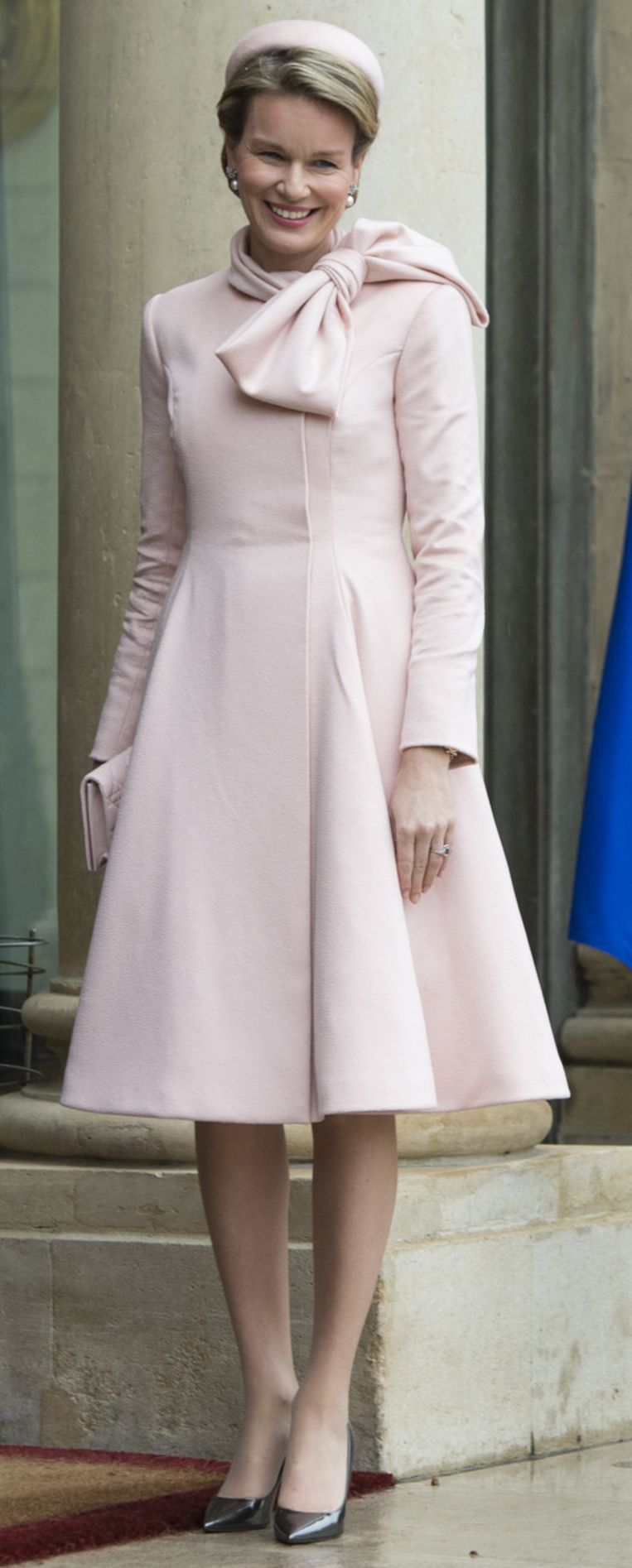 Koningin Mathilde steelt de show met Dior in Parijs | De Morgen