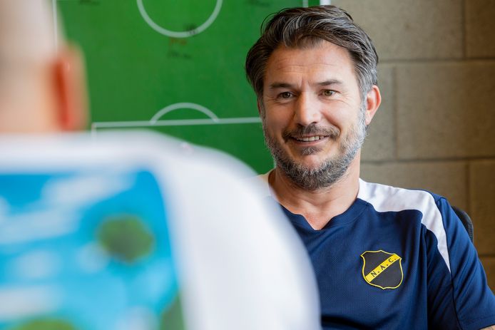 “Ik mag dan twee keer tegen het canvas zijn gegaan, ik ben níet KO”: na ...