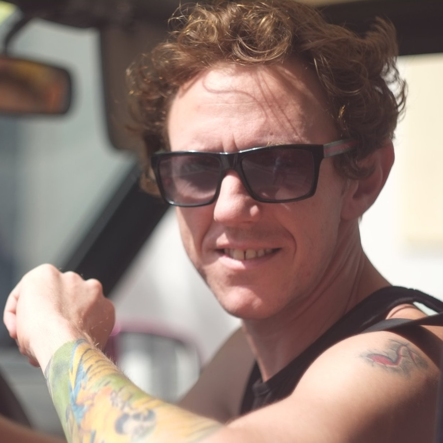 LEVENSVERHAAL. DJ Wouter Bosmans (48) verliest jarenlange strijd tegen ...