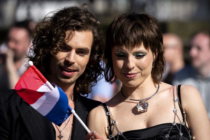 ‘mia En Dion Zitten Met Nederland Op De Wipstoel Tijdens De Halve