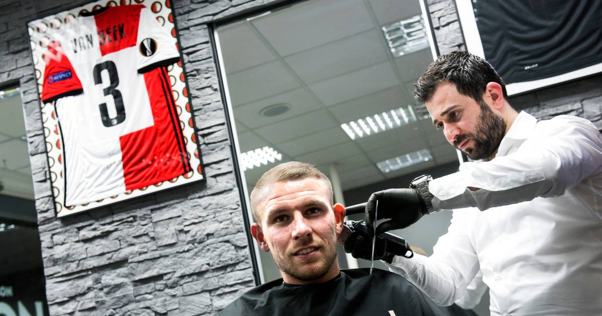 Kapper Dawlat uit Bodegraven mag schaar zetten in haar van Gullit ...