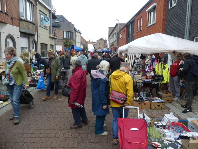 1.128 stands op rommelmarkt, voor het eerst afterwork en Regi en Willy Sommers komen: dit worden ...