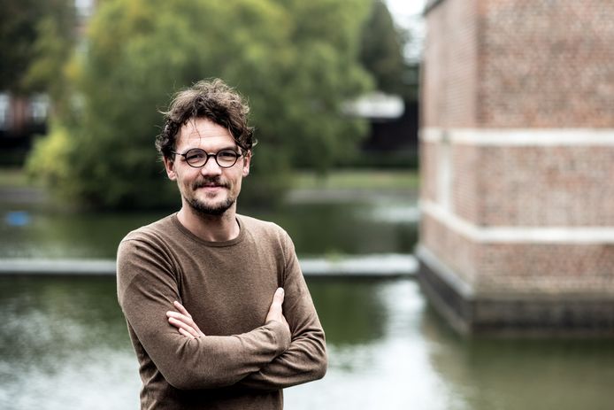 Tijdens Elfnovemberlezing gaat historicus Koen Aerts op zoek naar vrede: “De sleutel ligt in de ...