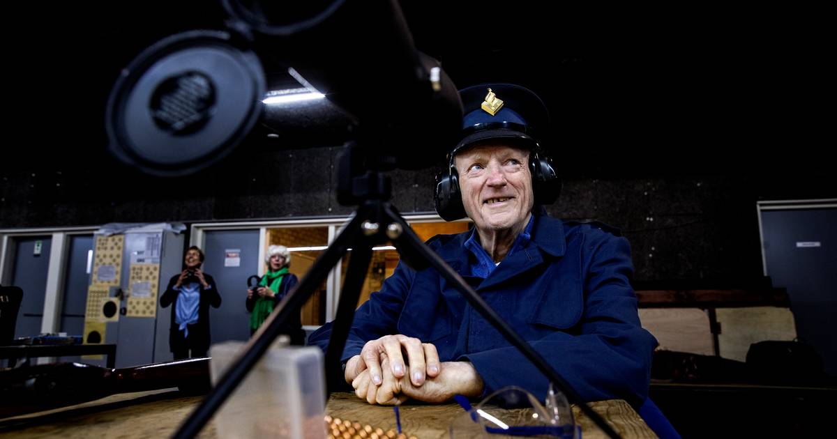 Agent Peter is terminaal ziek, maar schiet nog één keer met scherp (en ...