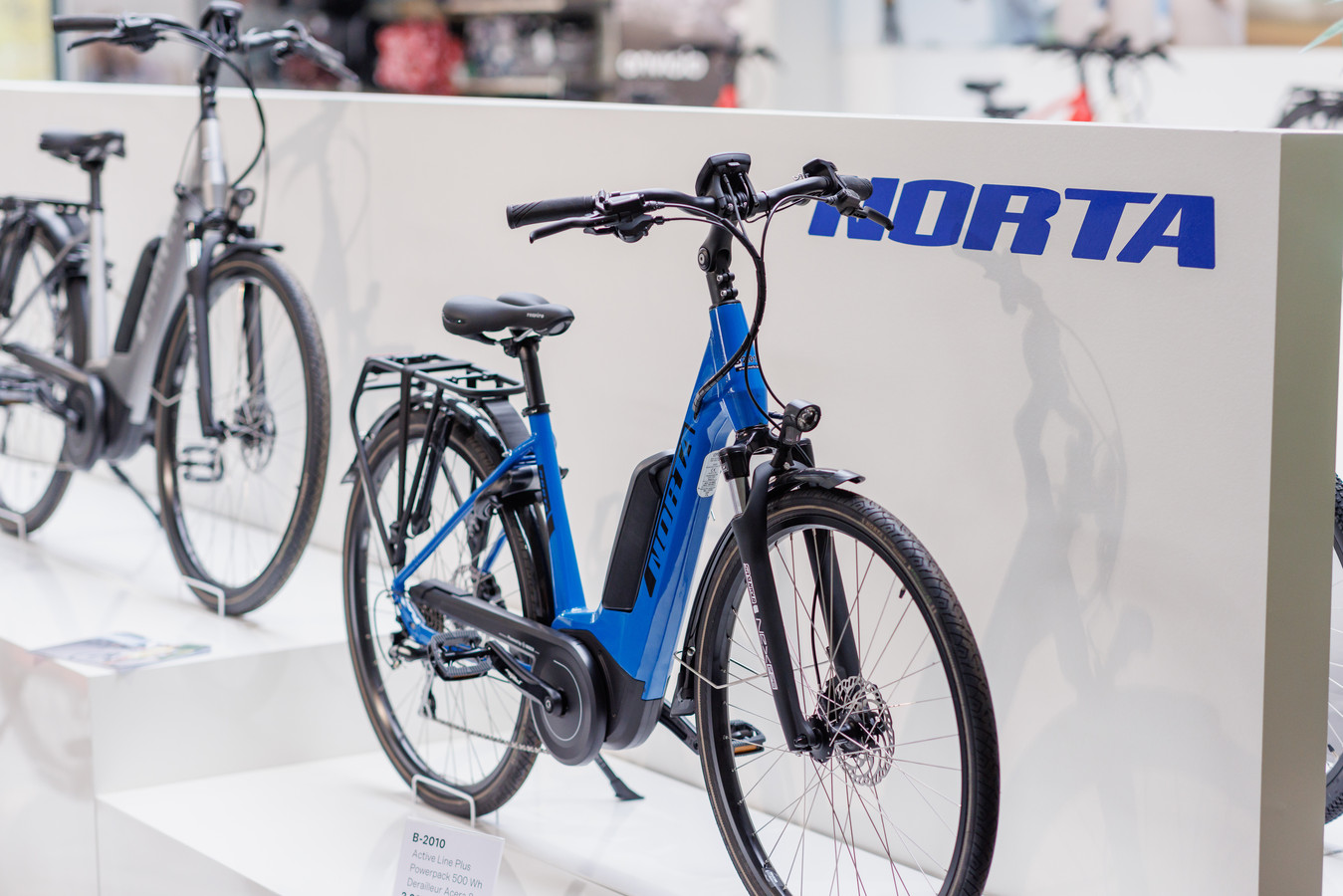 Bekende Belgische fietsenfabrikant Norta maakt voortaan enkel nog e-bikes “Vroeger schaamden ...