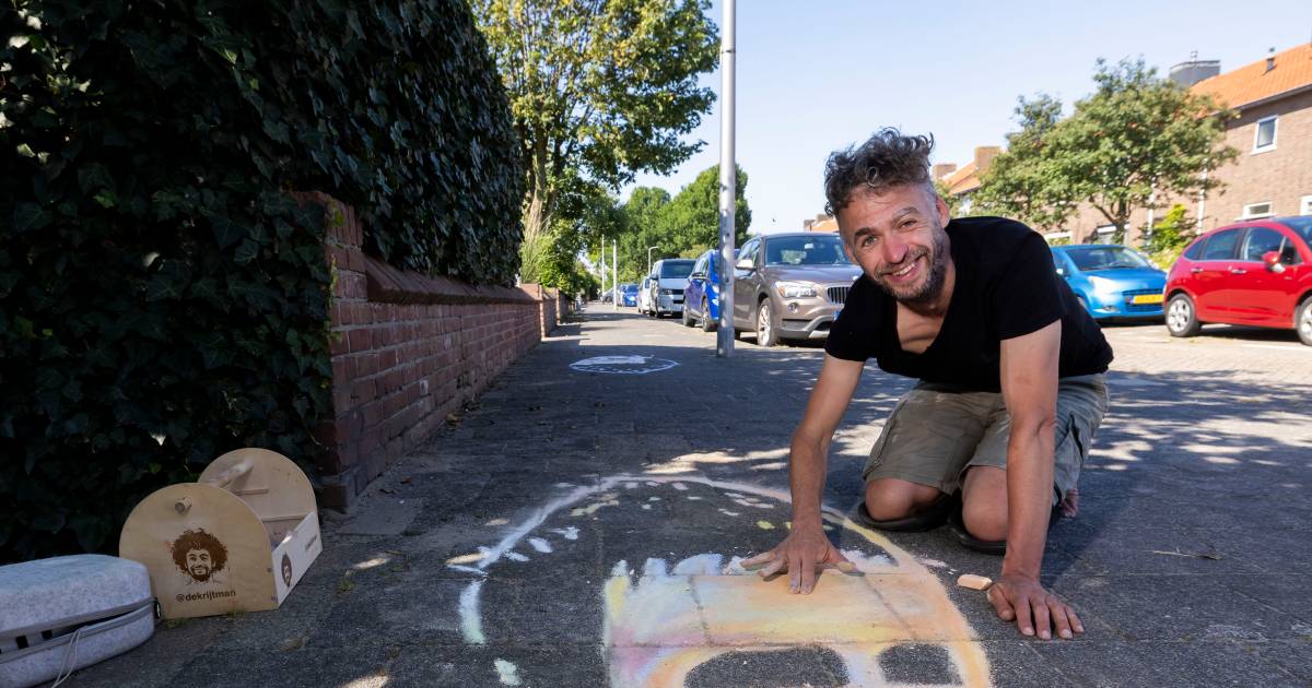 Gert-Jan (45) is ‘Stoepkrijter des Vaderlands’: 'Was bang dat de mensen ...