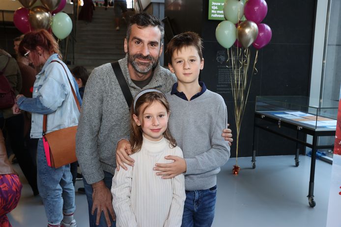 ‘Familie’-acteurs zetten hun kinderen aan het werk op tv: “Het is ...