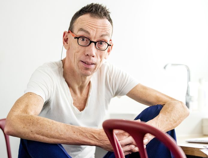 Dolf Jansen leidt roast van Famke Louise | Show | AD.nl